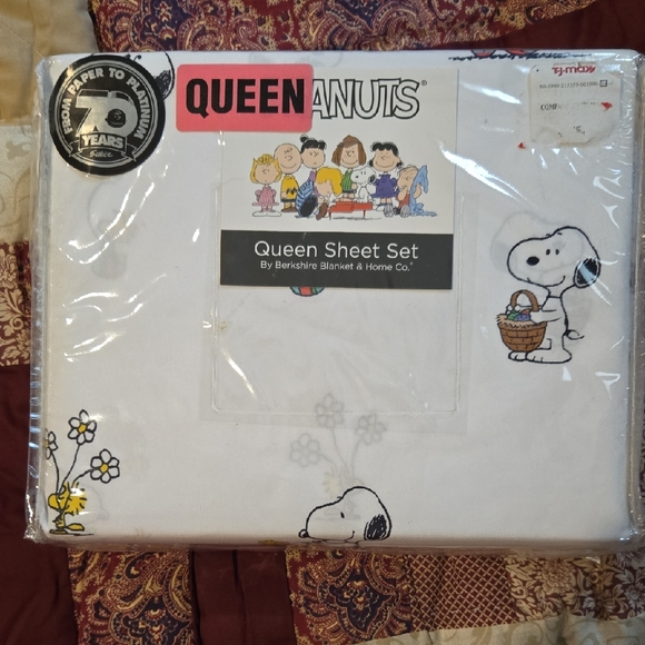 Peanuts | Bedding | Peanuts Queen Sheet Set With Snoopy Design | Poshmark